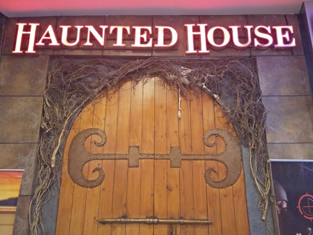 This Haunted House In Karachi Is So Fun and Scary that It Is Going to ...