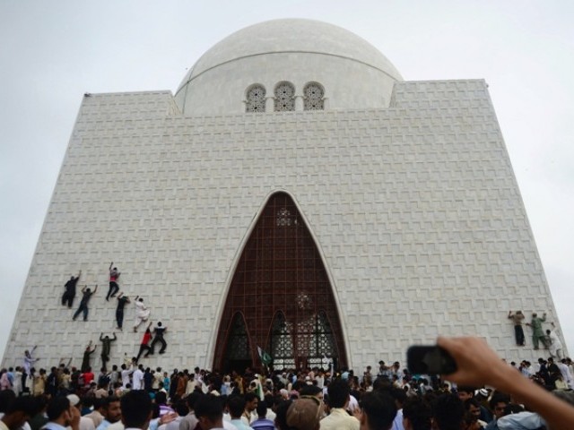 10 Things That Still Kill Quaid in His Grave, 67 Years Later