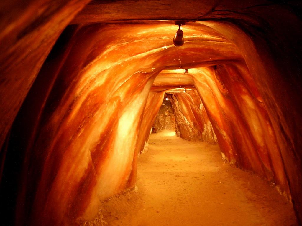 12 Fascinating Images Of Khewra Salt Mine That Will Leave You ...