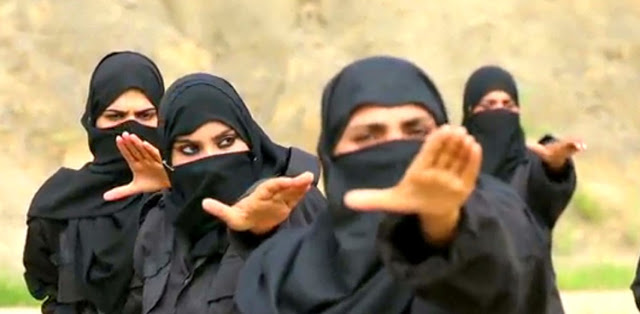 Pakistan Trains Their Female Commandos To Fight Taliban!!