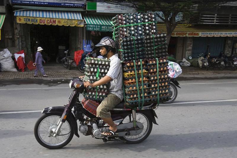 8 Countries That Beat Pakistan In Vehicle Overloading