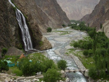 10 Most Beautiful Waterfalls in Pakistan