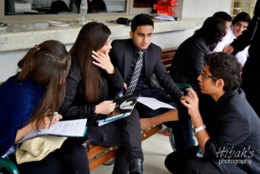 11 Alarming Things That Teenagers Actually Do At MUNs - Parhlo