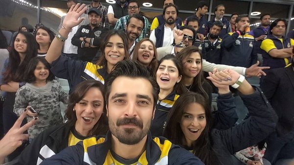 9 Types Of Halal Selfies That Is Driving The Ummah Crazy
