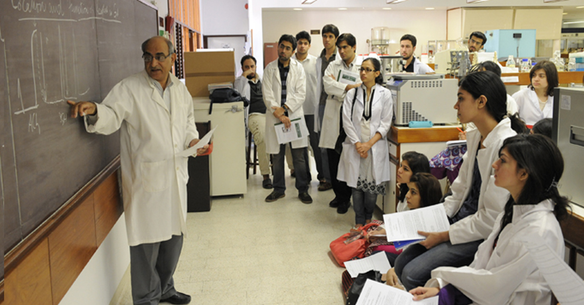 5 Things Only Newbie Medical Students in Pakistan Would Know! - Parhlo