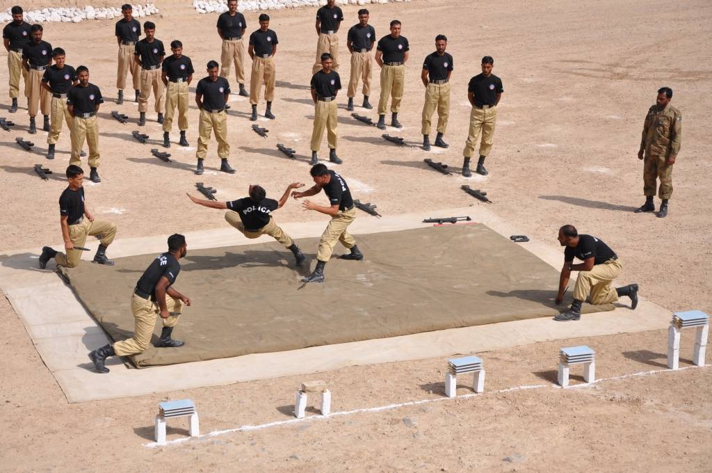 Here's What Every Citizen Of Pakistan Needs To Know About Our Police ...