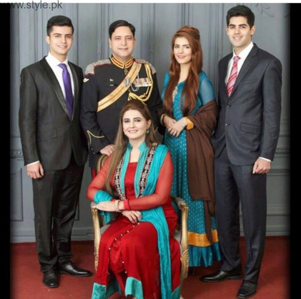 Momina Mustehsan Biography, Personal Life, Family and Music|Parhlo.com