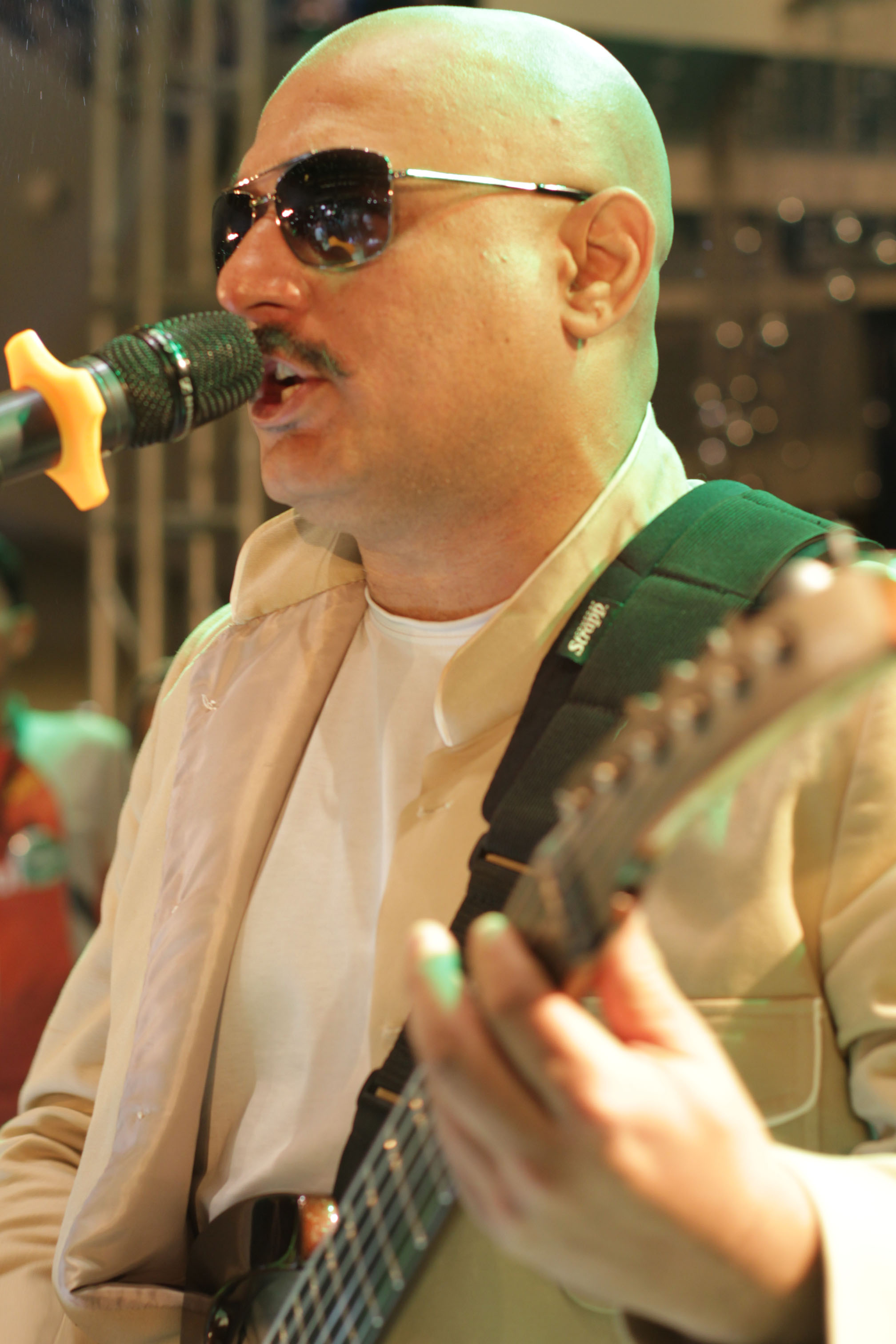 Ali Azmat (Junoon) - Biography, Life, Career, Band, Music and Much More