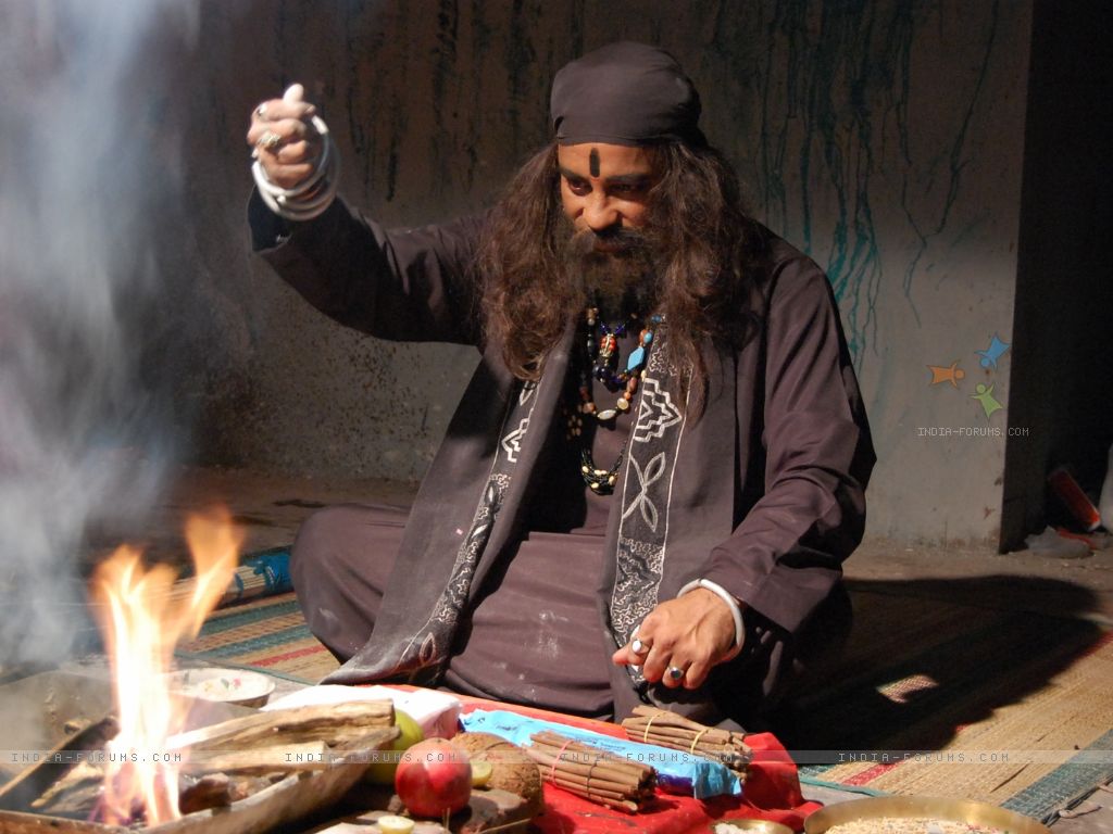 Increasing Rate of Black Magic In Pakistan|Parhlo.com