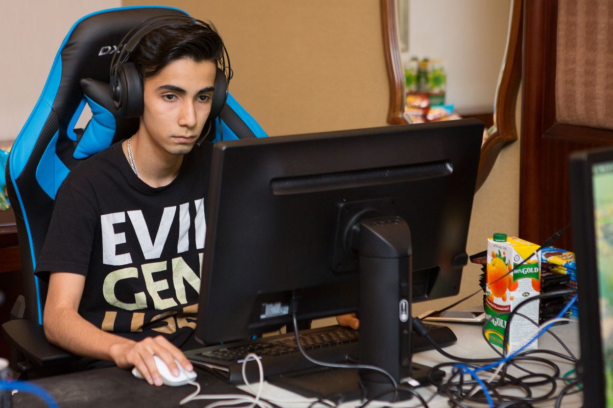 Pakistan's Sumail Hassan Becomes The Third Highest Earning Gamer