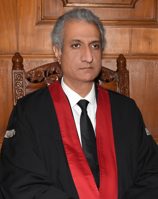 Judges Of Supreme Court Who Gave Their Verdict On Panamagate Case