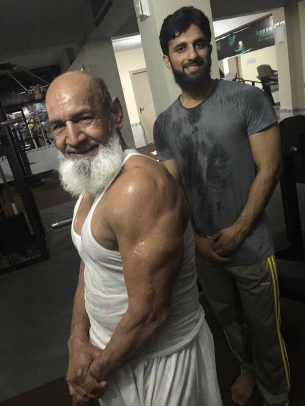 This Pakistani Uncle’s Bicep Is Putting Everyone To Shame!