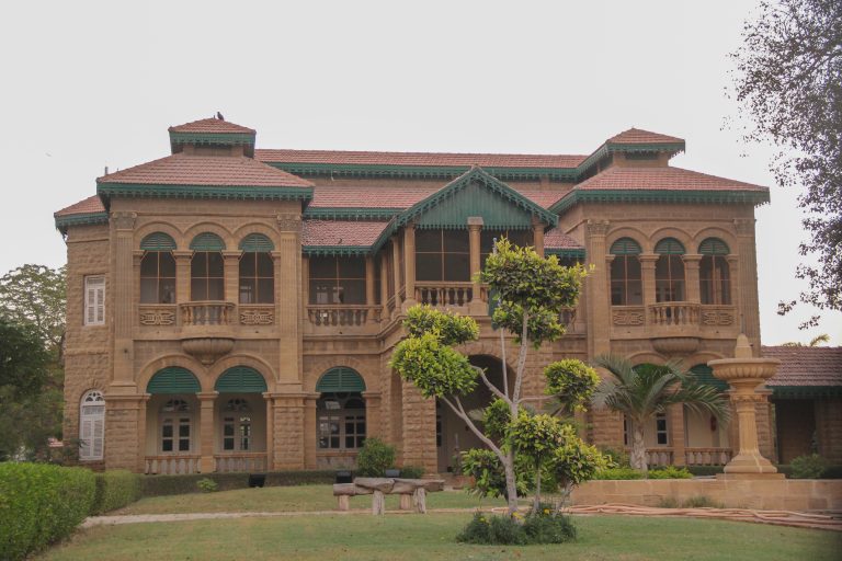The Story Behind These Buildings In Karachi Will Leave You Spellbound
