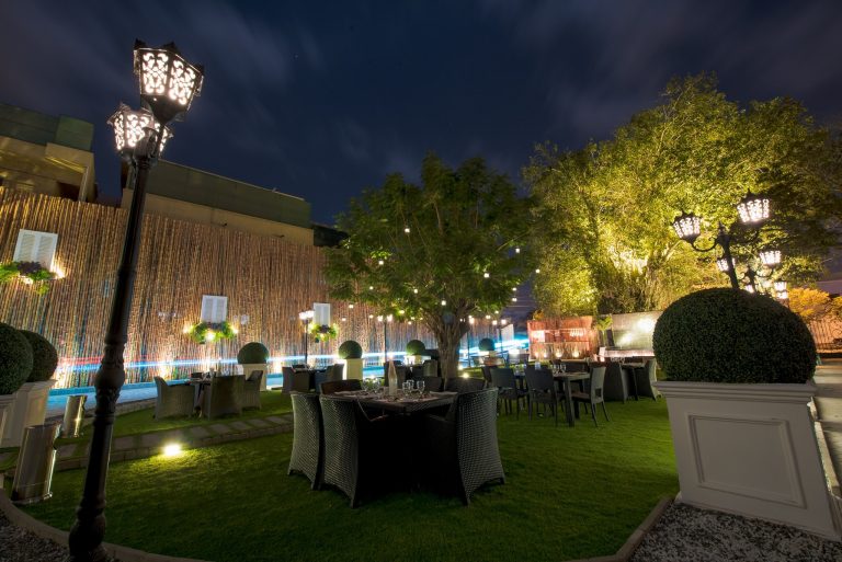 10 Best Restaurants in Karachi to Have a Romantic Night Out with THAT ...