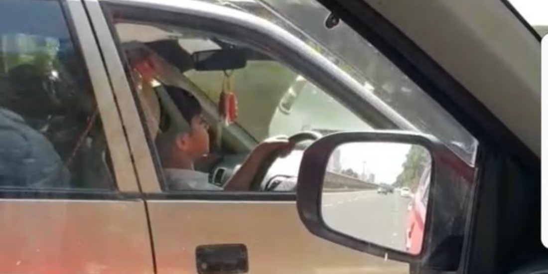 This Underage Kid Driving on the Streets of Karachi is Something We ...