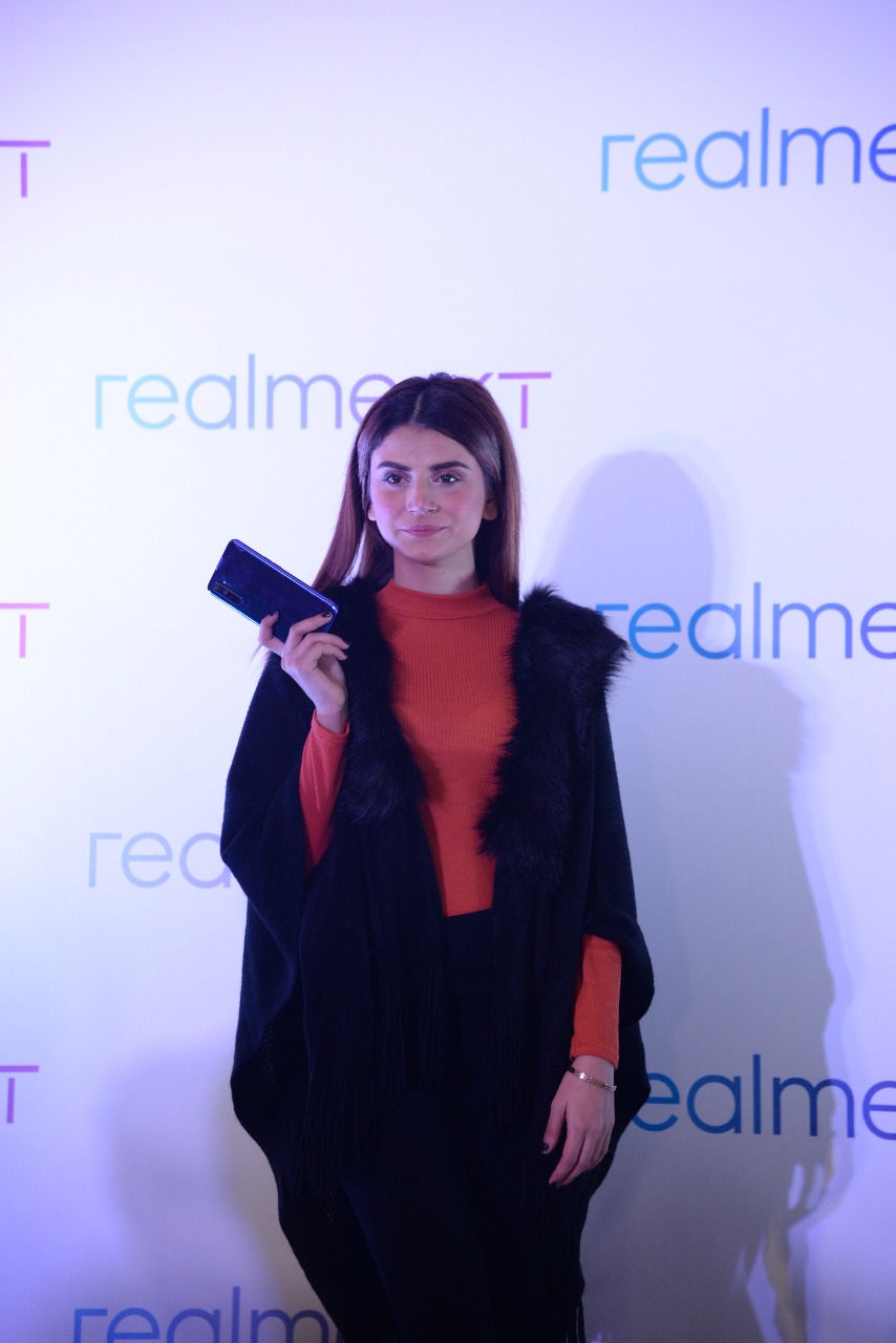 RealMe XT: A Super Affordable Smartphone With High-End Features!