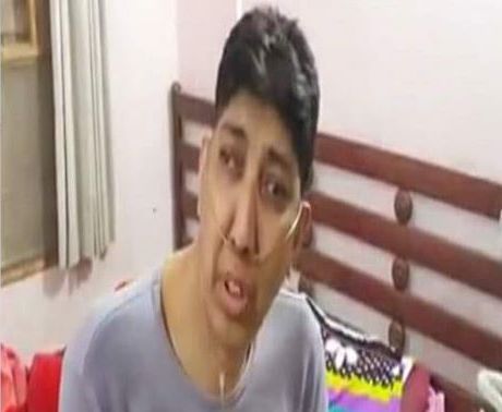 Pakistan's 2nd Tallest Man Naseer Soomro Needs Our Help To Stay Alive