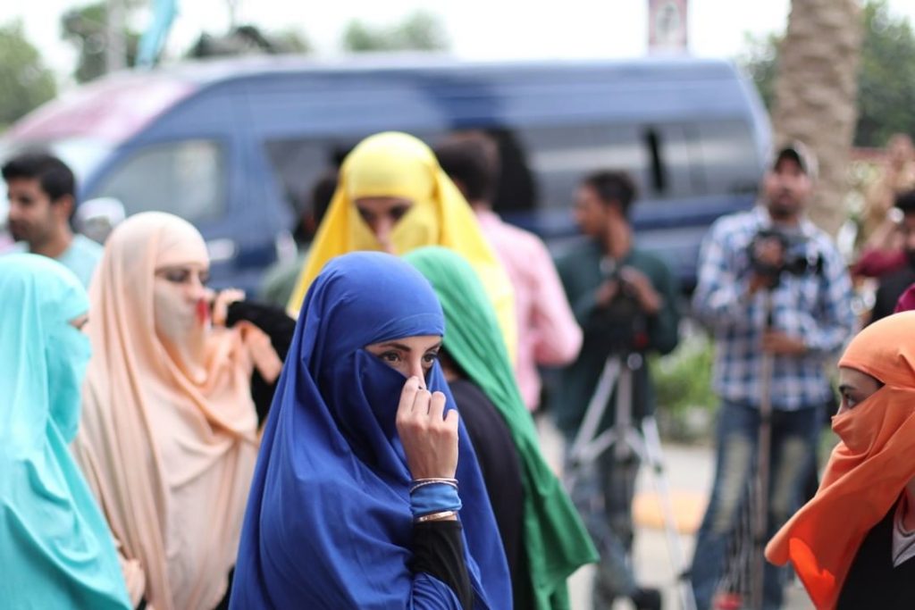 'Churails' Are Coming To Expose Cheating Husbands Of Karachi's Elite