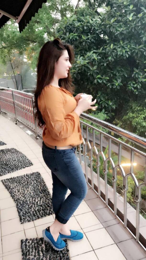 Meet Merium Pervaiz - A Pakistani Influencer Who Just Crossed 1 Million ...
