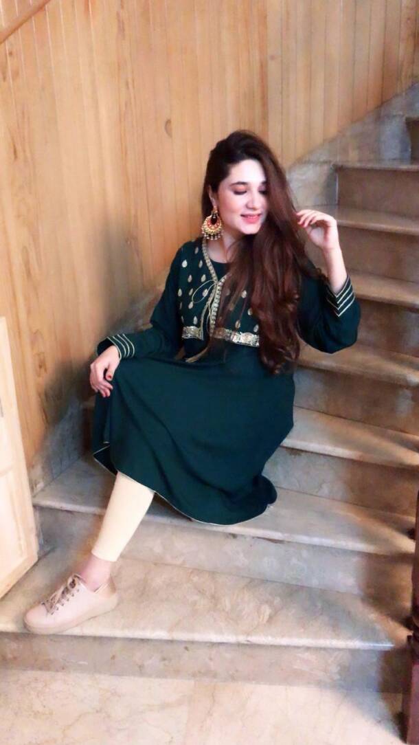 Meet Merium Pervaiz - A Pakistani Influencer Who Just Crossed 1 Million ...