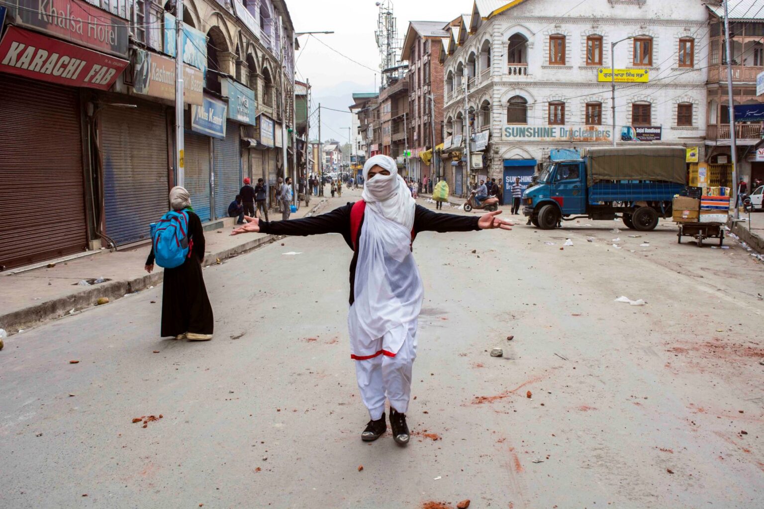 Kashmiri Photojournalist Masrat Zahra Wins 2020 Peter Mackler Award