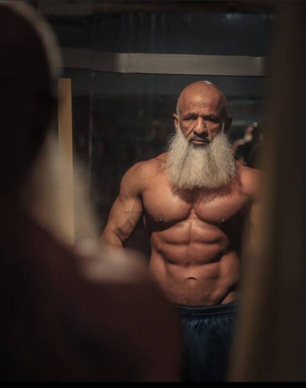 60-Year-Old Ustad Abdul Waheed Becomes Mr. Pakistan - Wins Bodybuilding Championship 2021