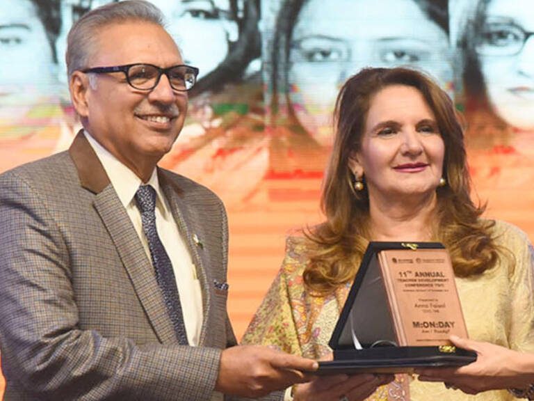 WATCH: President Alvi & Wife Get Candid About Their Marriage, Love ...