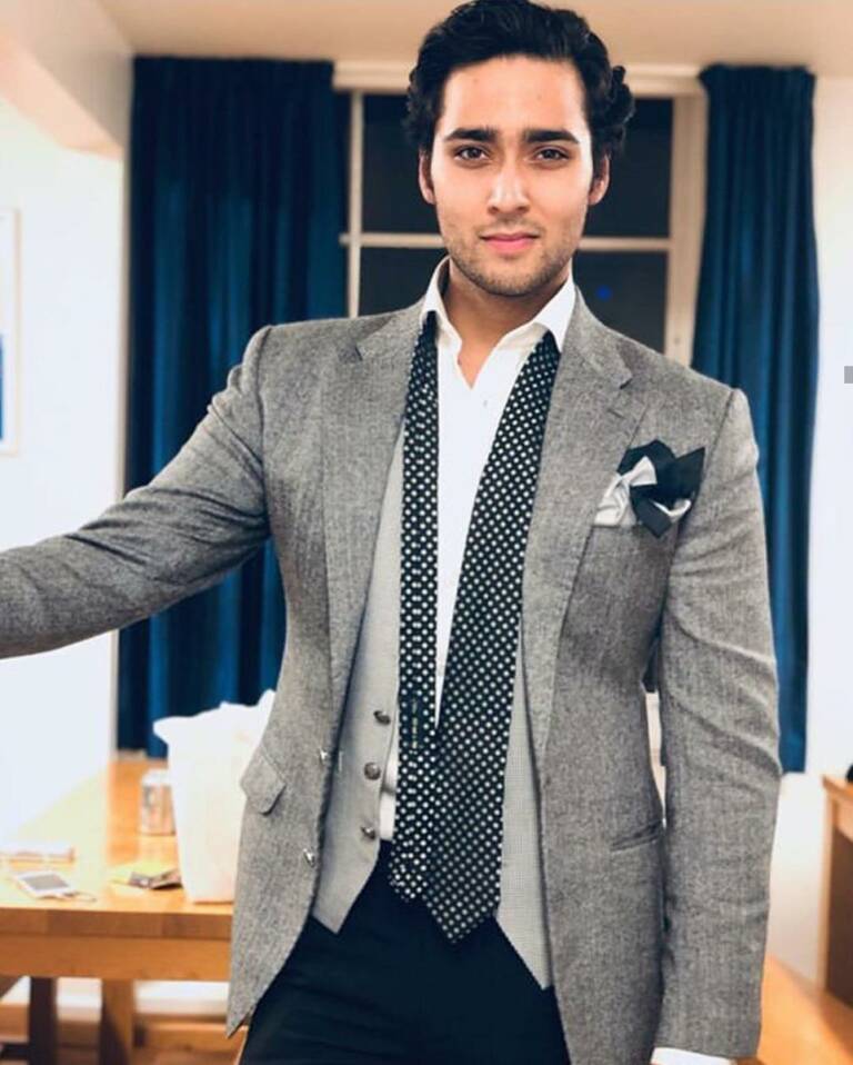 People Are Comparing Junaid Safdar's Transformation To Ladoo's From K3G ...