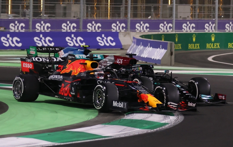 Do Or Die Race! Lewis Hamilton Wins Thrilling Saudi Arabian Grand Prix