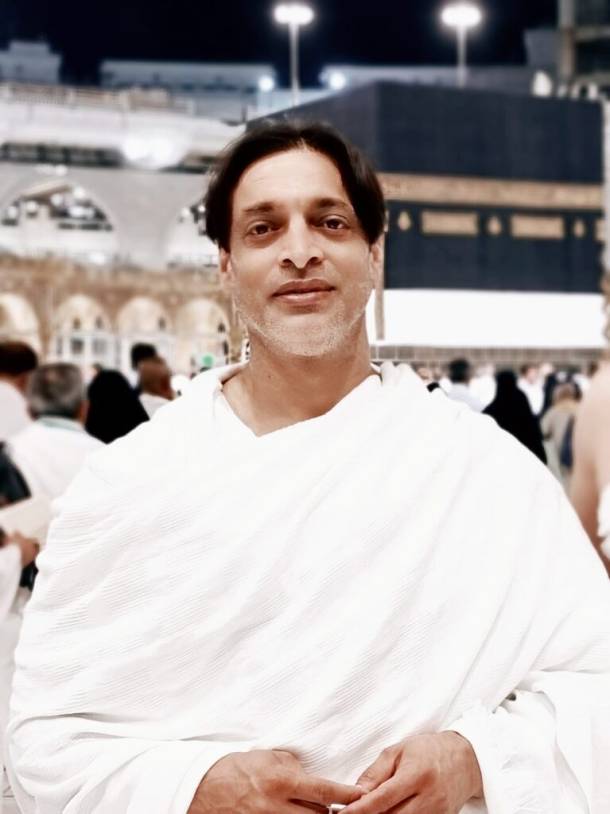 Shoaib Akhtar's Journey to Madina: Peaceful Moments and Instagram Reel ...
