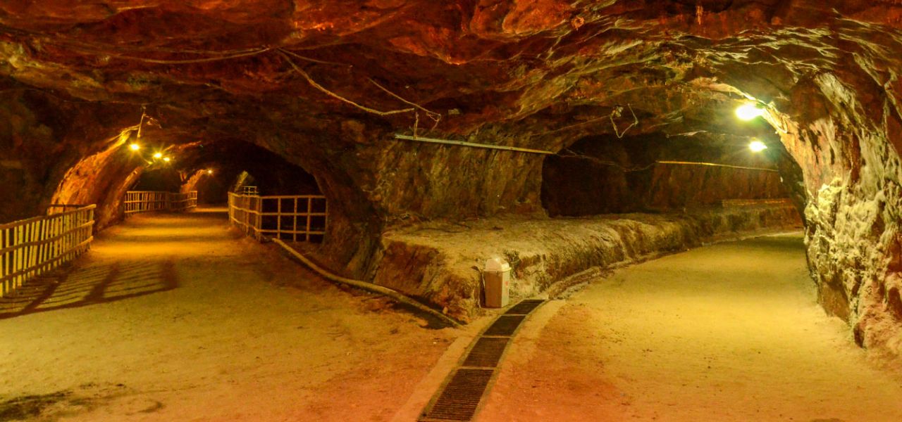 American Company Invests $200 Million in Pakistan's Salt Industry - Parhlo