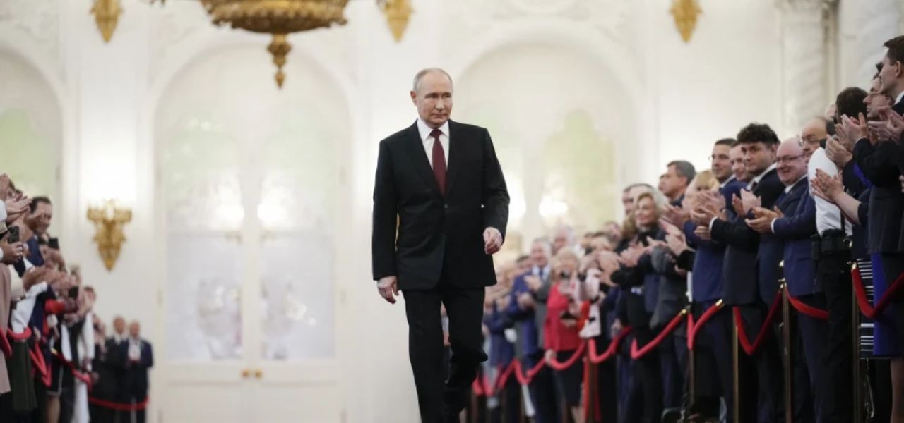 Putin Inaugurated; 5th Term in Office as Russian President in Kremlin ...