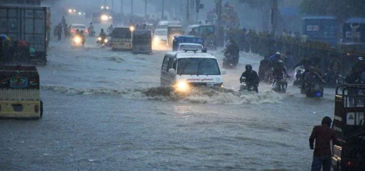 PMD Forecast Heavy Rain In Karachi From Tomorrow - Parhlo